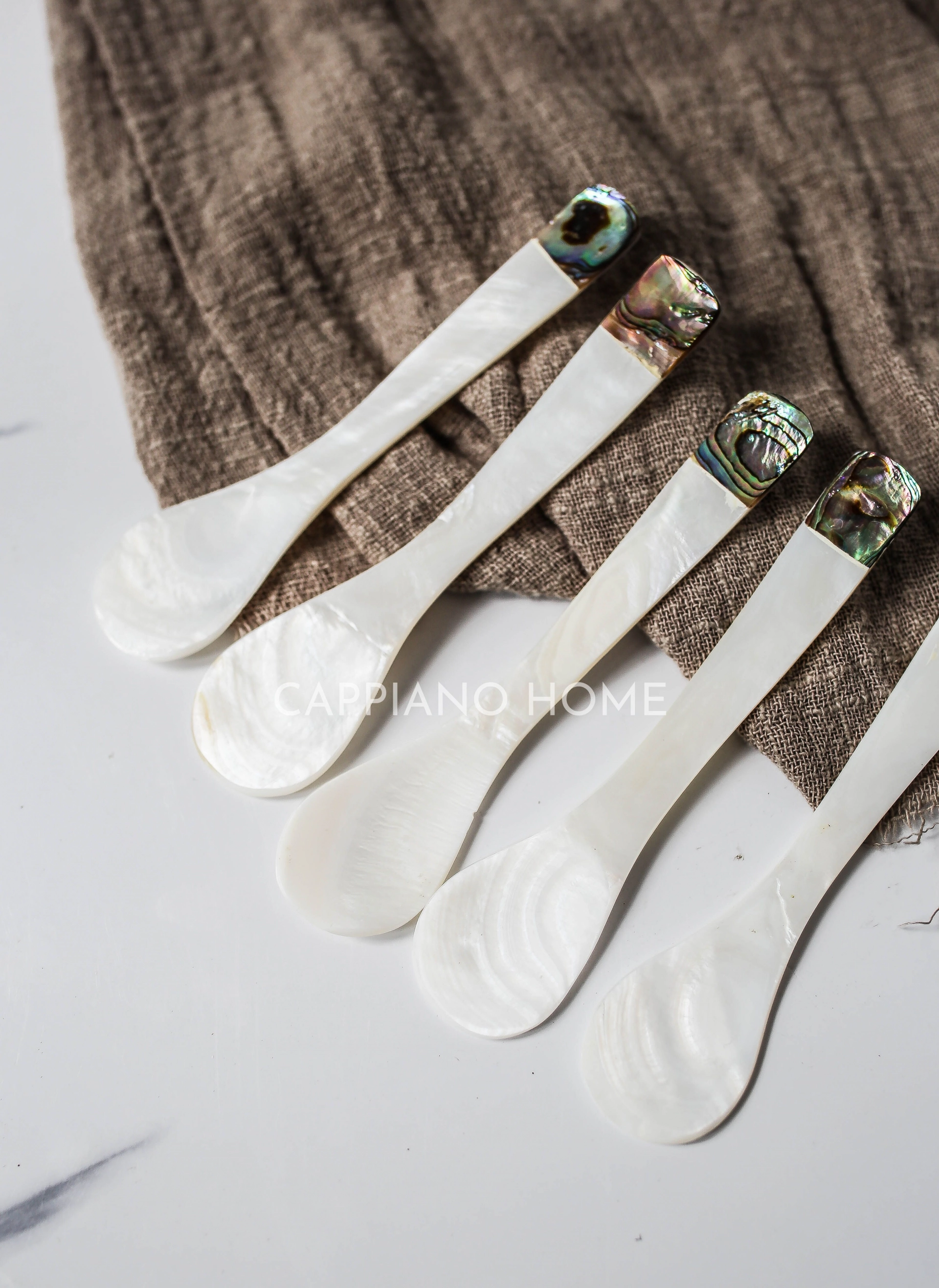 Thìa khảm trai đuôi đen, thìa tự nhiên